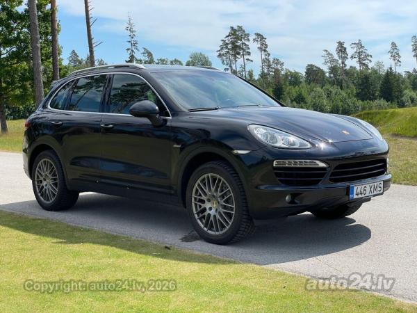 Black Porsche Cayenne 2013 in Parnu, with an engine capacity of 3.00 L and mileage of 299 thousand km for 19900 €, photo 7 on AUTOMOTO.COM.LV