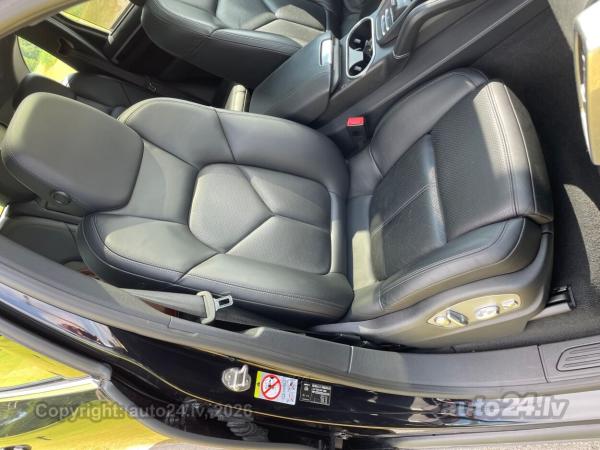 Black Porsche Cayenne 2013 in Parnu, with an engine capacity of 3.00 L and mileage of 299 thousand km for 19900 €, photo 10 on AUTOMOTO.COM.LV