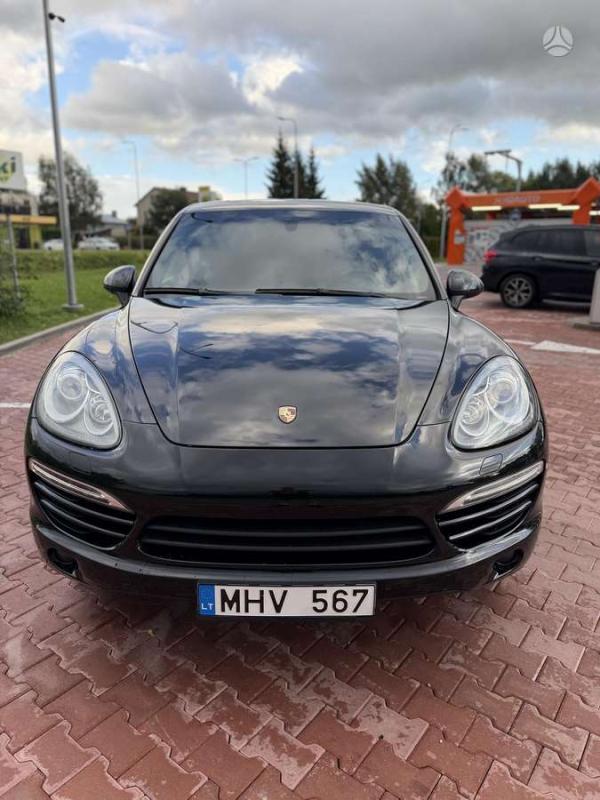 Melns Porsche Cayenne 2013 Viļņa, ar dzinēja tilpumu 2.97 L un nobraukumu 217 tūkst. km par 13500 €, foto 7 vietnē AUTOMOTO.COM.LV