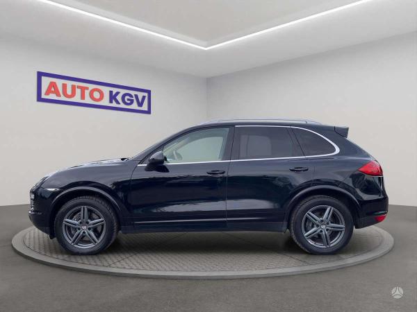 Black Porsche Cayenne 2013 in Vilnius, with an engine capacity of 3.00 L and mileage of 2 thousand km for 16999 €, photo 3 on AUTOMOTO.COM.LV