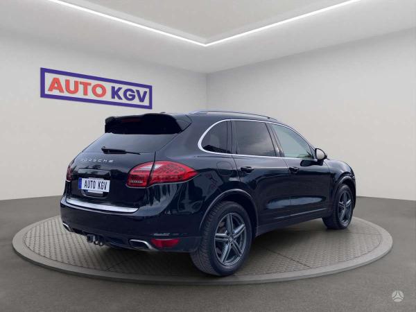 Black Porsche Cayenne 2013 in Vilnius, with an engine capacity of 3.00 L and mileage of 2 thousand km for 16999 €, photo 6 on AUTOMOTO.COM.LV
