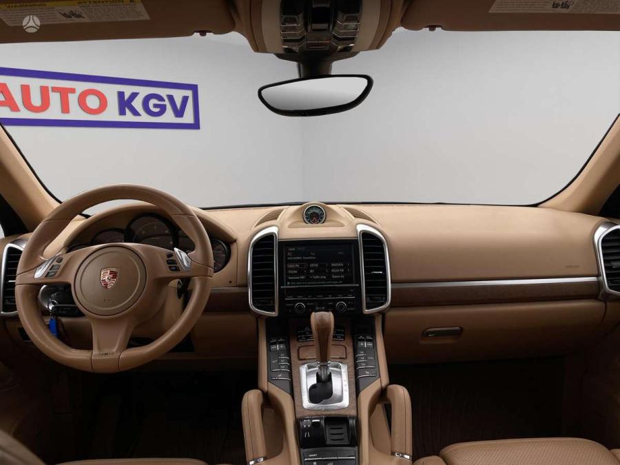 Black Porsche Cayenne 2013 in Vilnius, with an engine capacity of 3.00 L and mileage of 2 thousand km for 16999 €, photo 14 on AUTOMOTO.COM.LV
