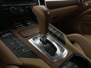 Black Porsche Cayenne 2013 in Vilnius, with an engine capacity of 3.00 L and mileage of 2 thousand km for 16999 €, photo 17 on AUTOMOTO.COM.LV