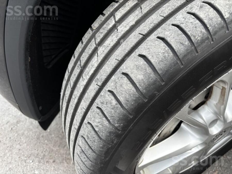 Black Porsche Cayenne 2013 in Riga, with an engine capacity of 4.20 L and mileage of 349 thousand km for 17800 €, photo 21 on AUTOMOTO.COM.LV