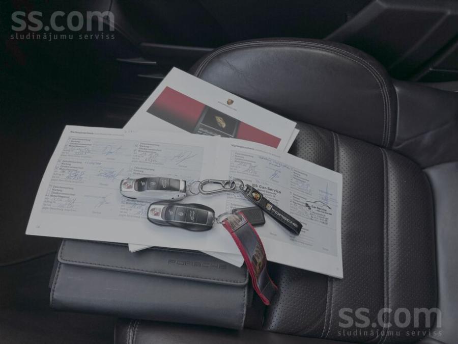 Black Porsche Cayenne 2013 in Riga, with an engine capacity of 4.20 L and mileage of 349 thousand km for 17800 €, photo 22 on AUTOMOTO.COM.LV