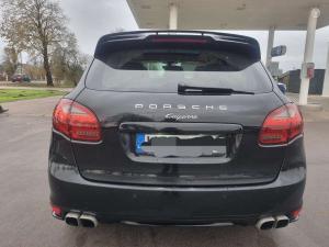 Black Porsche Cayenne 2013 in Taurage, with an engine capacity of 2.97 L and mileage of 320 thousand km for 13200 €, photo 6 on AUTOMOTO.COM.LV