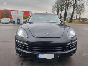 Black Porsche Cayenne 2013 in Taurage, with an engine capacity of 2.97 L and mileage of 320 thousand km for 13200 €, photo 7 on AUTOMOTO.COM.LV