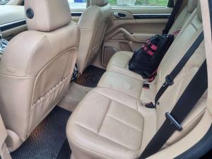 Black Porsche Cayenne 2013 in Taurage, with an engine capacity of 2.97 L and mileage of 320 thousand km for 13200 €, photo 12 on AUTOMOTO.COM.LV