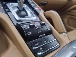 Black Porsche Cayenne 2013 in Taurage, with an engine capacity of 2.97 L and mileage of 320 thousand km for 13200 €, photo 23 on AUTOMOTO.COM.LV