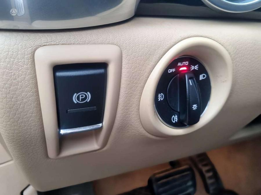 Black Porsche Cayenne 2013 in Taurage, with an engine capacity of 2.97 L and mileage of 320 thousand km for 13200 €, photo 31 on AUTOMOTO.COM.LV