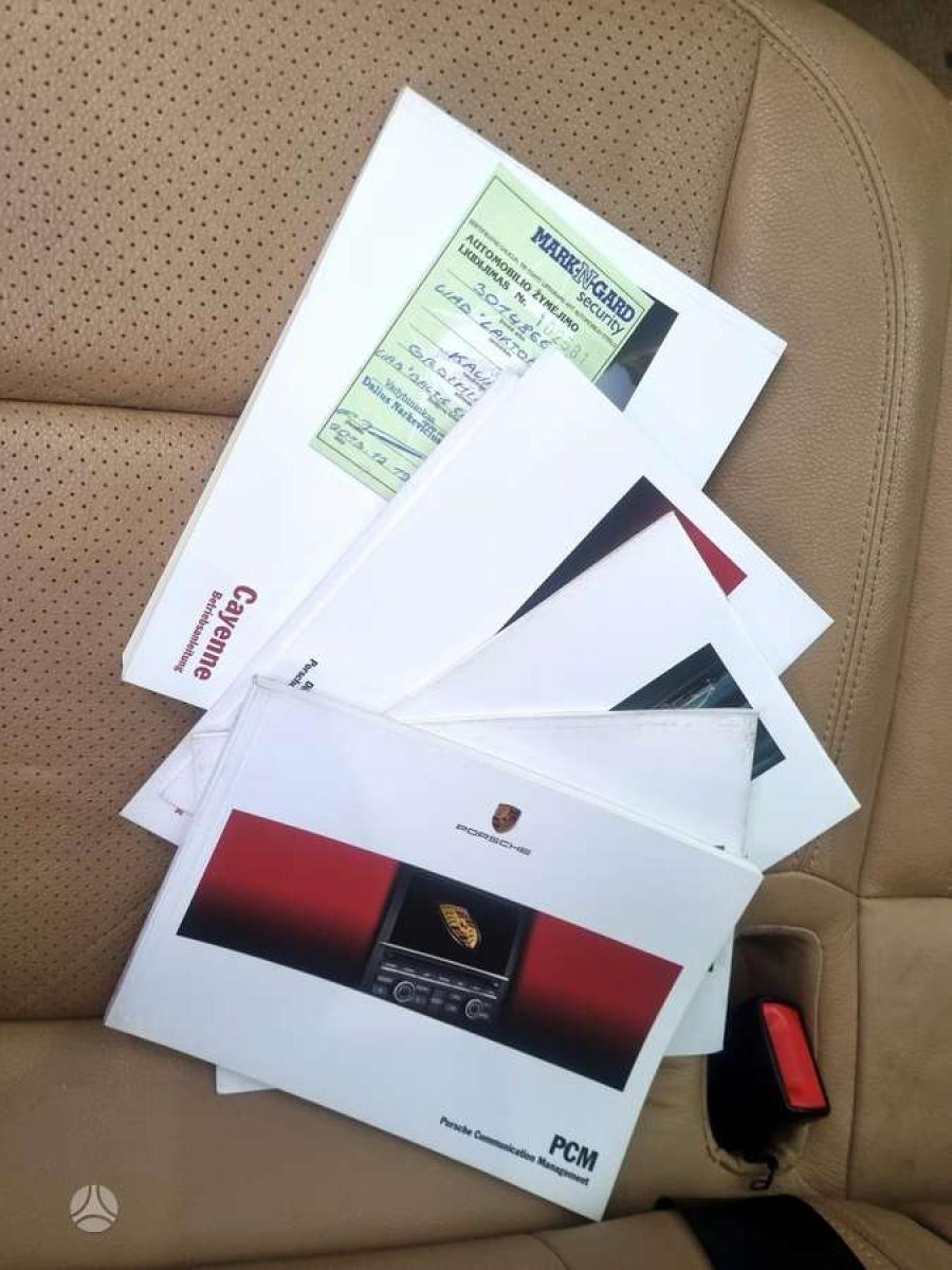 Black Porsche Cayenne 2013 in Taurage, with an engine capacity of 2.97 L and mileage of 320 thousand km for 13200 €, photo 37 on AUTOMOTO.COM.LV