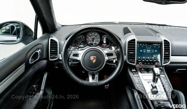 Porsche Cayenne 2013 in Tallinn on AUTOMOTO.COM.LV Black Porsche Cayenne 2013 in Tallinn, with an engine capacity of 4.80 L and mileage of 114 thousand km for 25500 €, photo 8 on AUTOMOTO.COM.LV
