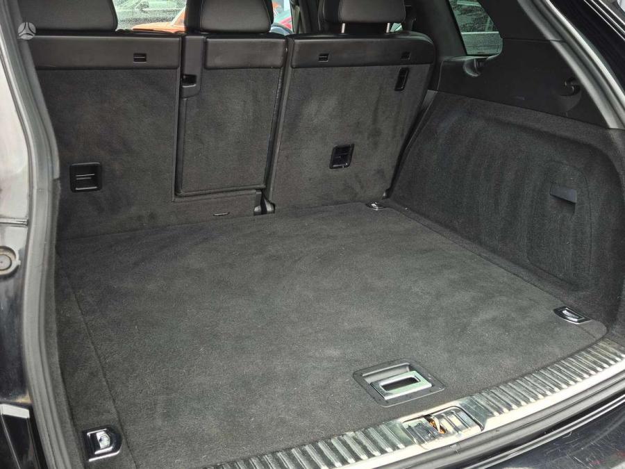 Black Porsche Cayenne 2013 in Vilnius, with an engine capacity of 3.60 L and mileage of 313 thousand km for 8499 €, photo 13 on AUTOMOTO.COM.LV