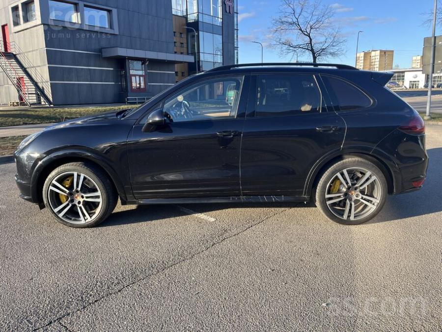 Черный Порше Каен 2013 в Рига, объемом двигателя 4.80 л и пробегом 240 тыс. км за 18900 €, фото 5 на AUTOMOTO.COM.LV