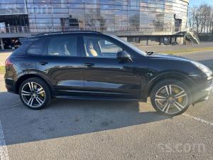 Черный Порше Каен 2013 в Рига, объемом двигателя 4.80 л и пробегом 240 тыс. км за 18900 €, фото 7 на AUTOMOTO.COM.LV
