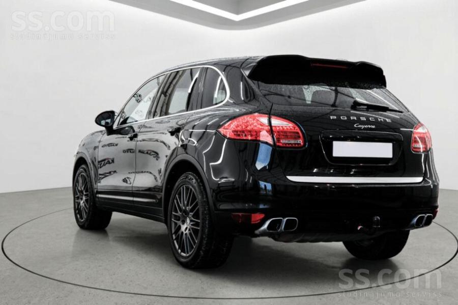 Melns Porsche Cayenne 2013 Rīga, ar dzinēja tilpumu 3.00 L un nobraukumu 234 tūkst. km par 13390 €, foto 1 vietnē AUTOMOTO.COM.LV
