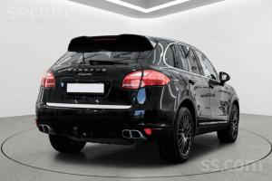 Melns Porsche Cayenne 2013 Rīga, ar dzinēja tilpumu 3.00 L un nobraukumu 234 tūkst. km par 13390 €, foto 5 vietnē AUTOMOTO.COM.LV