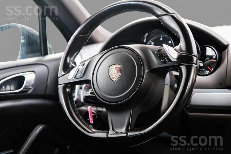 Melns Porsche Cayenne 2013 Rīga, ar dzinēja tilpumu 3.00 L un nobraukumu 234 tūkst. km par 13390 €, foto 7 vietnē AUTOMOTO.COM.LV