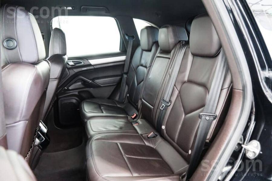 Melns Porsche Cayenne 2013 Rīga, ar dzinēja tilpumu 3.00 L un nobraukumu 234 tūkst. km par 13390 €, foto 8 vietnē AUTOMOTO.COM.LV
