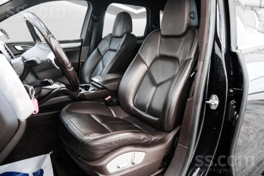 Melns Porsche Cayenne 2013 Rīga, ar dzinēja tilpumu 3.00 L un nobraukumu 234 tūkst. km par 13390 €, foto 12 vietnē AUTOMOTO.COM.LV