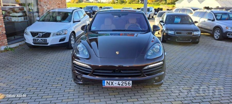 Black Porsche Cayenne 2014 in Talsi, with an engine capacity of 4.20 L and mileage of 191 thousand km for 17000 €, photo 11 on AUTOMOTO.COM.LV