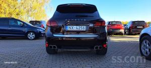Black Porsche Cayenne 2014 in Talsi, with an engine capacity of 4.20 L and mileage of 191 thousand km for 17000 €, photo 13 on AUTOMOTO.COM.LV