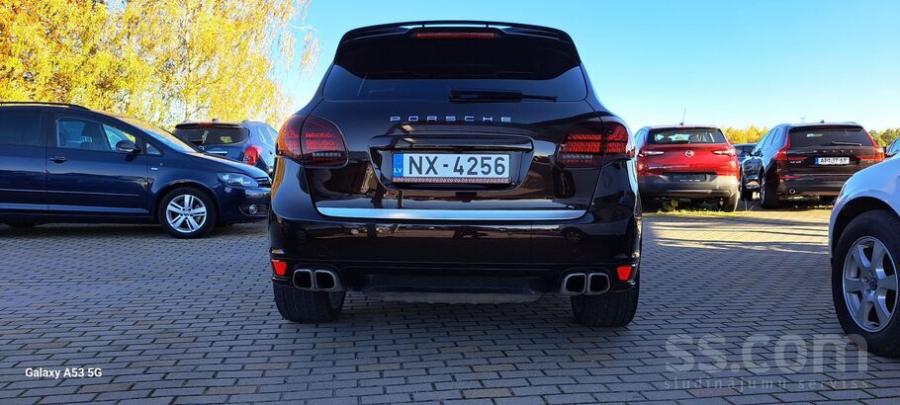 Black Porsche Cayenne 2014 in Talsi, with an engine capacity of 4.20 L and mileage of 191 thousand km for 17000 €, photo 13 on AUTOMOTO.COM.LV