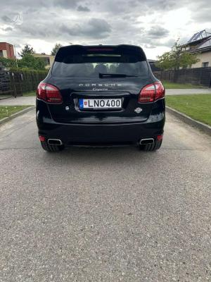 Black Porsche Cayenne 2014 in Vilnius, with an engine capacity of 3.60 L and mileage of 189 thousand km for 17500 €, photo 9 on AUTOMOTO.COM.LV