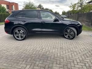 Black Porsche Cayenne 2014 in Vilnius, with an engine capacity of 3.60 L and mileage of 189 thousand km for 17500 €, photo 12 on AUTOMOTO.COM.LV