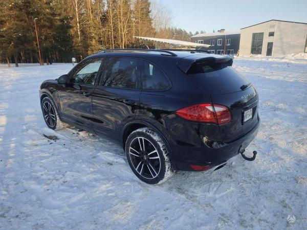 Melns Porsche Cayenne 2014 Viļņa, ar dzinēja tilpumu 3.60 L un nobraukumu 368 tūkst. km par 12900 €, foto 10 vietnē AUTOMOTO.COM.LV