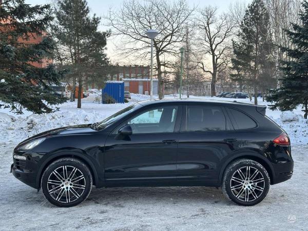 Melns Porsche Cayenne 2014 Klaipėda, ar dzinēja tilpumu 3.60 L un nobraukumu 207 tūkst. km par 14000 €, foto 5 vietnē AUTOMOTO.COM.LV
