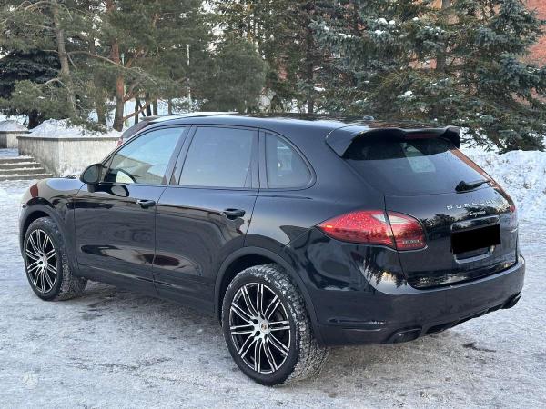 Melns Porsche Cayenne 2014 Klaipėda, ar dzinēja tilpumu 3.60 L un nobraukumu 207 tūkst. km par 14000 €, foto 7 vietnē AUTOMOTO.COM.LV