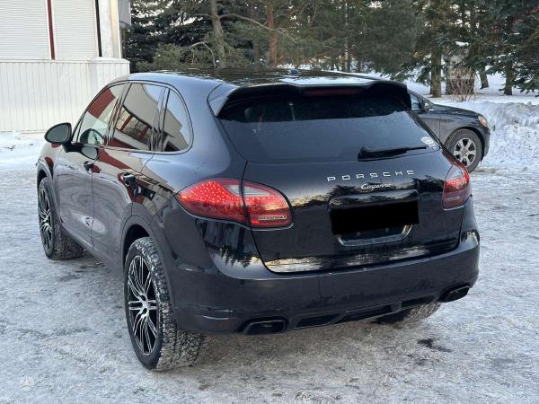 Melns Porsche Cayenne 2014 Klaipėda, ar dzinēja tilpumu 3.60 L un nobraukumu 207 tūkst. km par 14000 €, foto 8 vietnē AUTOMOTO.COM.LV