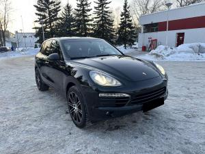 Melns Porsche Cayenne 2014 Klaipėda, ar dzinēja tilpumu 3.60 L un nobraukumu 207 tūkst. km par 14000 €, foto 16 vietnē AUTOMOTO.COM.LV