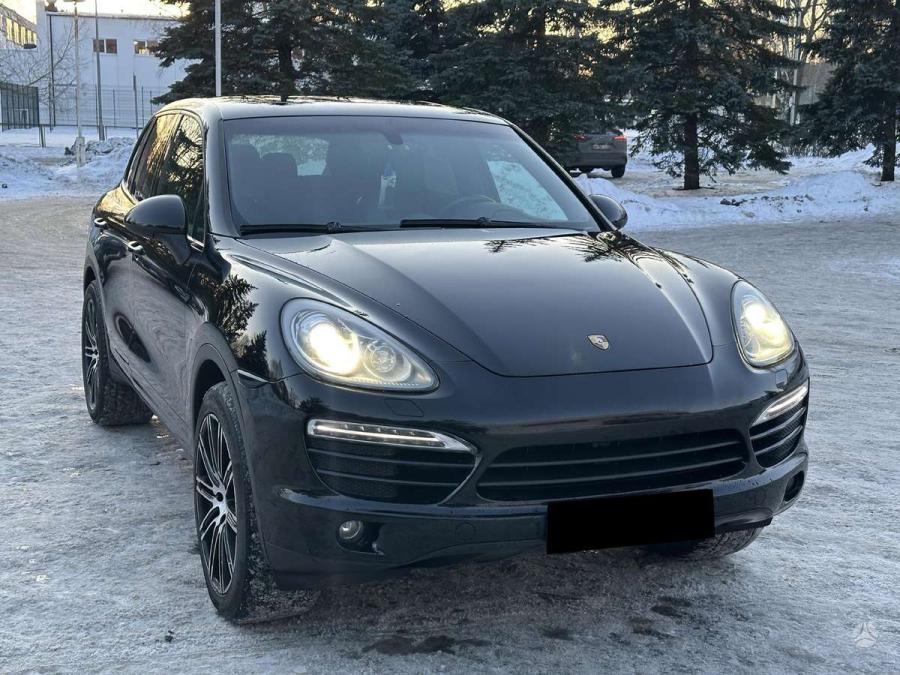Melns Porsche Cayenne 2014 Klaipėda, ar dzinēja tilpumu 3.60 L un nobraukumu 207 tūkst. km par 14000 €, foto 17 vietnē AUTOMOTO.COM.LV