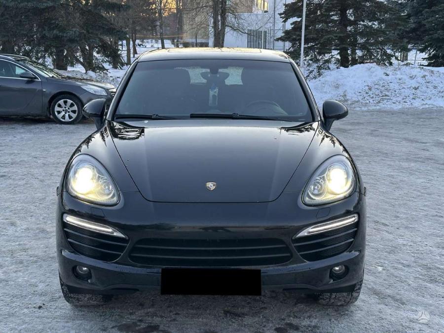 Melns Porsche Cayenne 2014 Klaipėda, ar dzinēja tilpumu 3.60 L un nobraukumu 207 tūkst. km par 14000 €, foto 18 vietnē AUTOMOTO.COM.LV