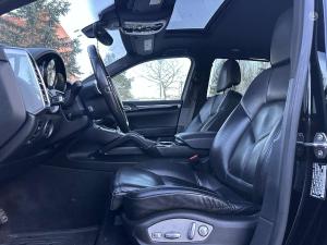 Melns Porsche Cayenne 2014 Klaipėda, ar dzinēja tilpumu 3.60 L un nobraukumu 207 tūkst. km par 14000 €, foto 24 vietnē AUTOMOTO.COM.LV