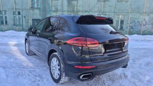 Black Porsche Cayenne 2014 in Klaipeda, with an engine capacity of 3.60 L and mileage of 255 thousand km for 10000 €, photo 2 on AUTOMOTO.COM.LV