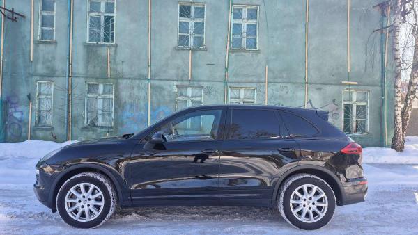 Melns Porsche Cayenne 2014 Klaipėda, ar dzinēja tilpumu 3.60 L un nobraukumu 255 tūkst. km par 10000 €, foto 5 vietnē AUTOMOTO.COM.LV