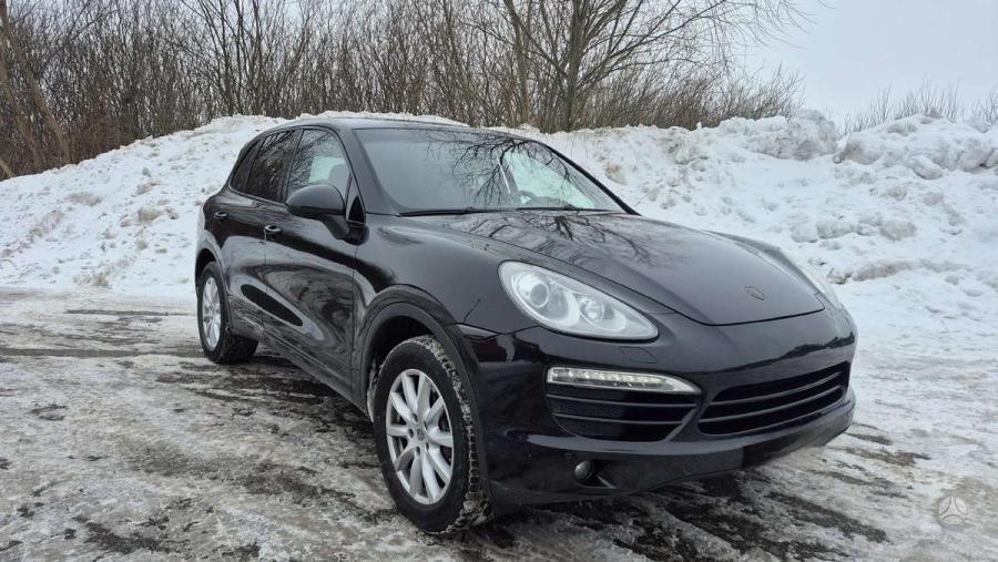 Black Porsche Cayenne 2014 in Klaipeda, with an engine capacity of 3.60 L and mileage of 255 thousand km for 10000 €, photo 6 on AUTOMOTO.COM.LV