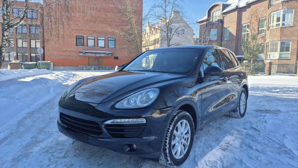 Melns Porsche Cayenne 2014 Klaipėda, ar dzinēja tilpumu 3.60 L un nobraukumu 255 tūkst. km par 10000 €, foto 8 vietnē AUTOMOTO.COM.LV