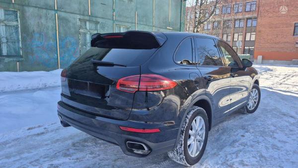 Melns Porsche Cayenne 2014 Klaipėda, ar dzinēja tilpumu 3.60 L un nobraukumu 255 tūkst. km par 10000 €, foto 9 vietnē AUTOMOTO.COM.LV