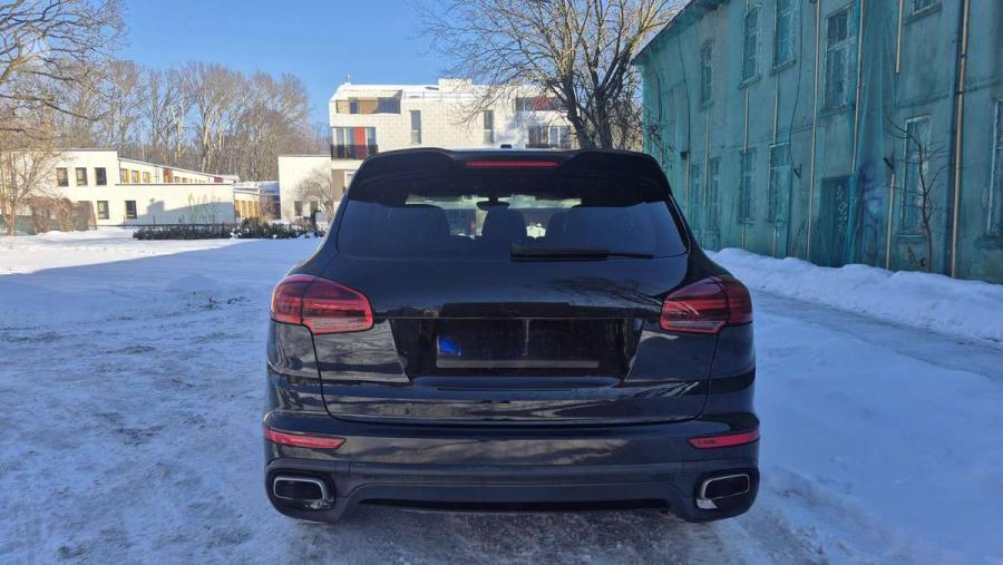 Black Porsche Cayenne 2014 in Klaipeda, with an engine capacity of 3.60 L and mileage of 255 thousand km for 10000 €, photo 13 on AUTOMOTO.COM.LV