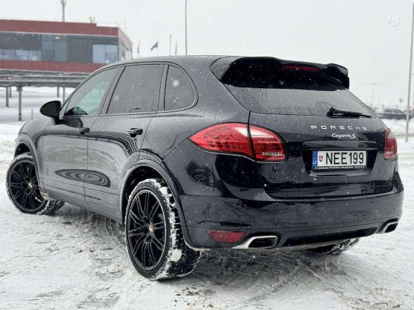 Melns Porsche Cayenne 2014 Kauņa, ar dzinēja tilpumu 4.13 L un nobraukumu 249 tūkst. km par 24900 €, foto 5 vietnē AUTOMOTO.COM.LV