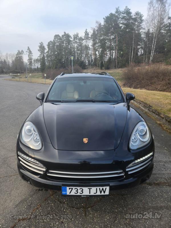 Black Porsche Cayenne 2014 in Tallinn, with an engine capacity of 3.00 L and mileage of 258 thousand km for 18900 €, photo 1 on AUTOMOTO.COM.LV