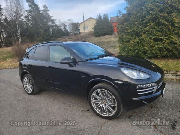 Black Porsche Cayenne 2014 in Tallinn, with an engine capacity of 3.00 L and mileage of 258 thousand km for 18900 €, photo 3 on AUTOMOTO.COM.LV