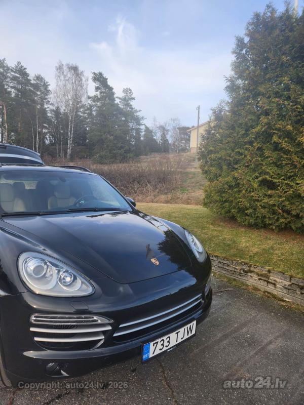 Black Porsche Cayenne 2014 in Tallinn, with an engine capacity of 3.00 L and mileage of 258 thousand km for 18900 €, photo 6 on AUTOMOTO.COM.LV