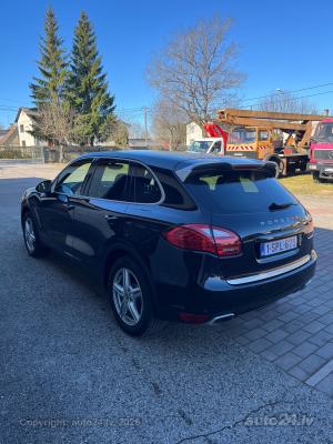 Black Porsche Cayenne 2014 in Tallinn, with an engine capacity of 2.97 L and mileage of 231 thousand km for 18900 €, photo 5 on AUTOMOTO.COM.LV