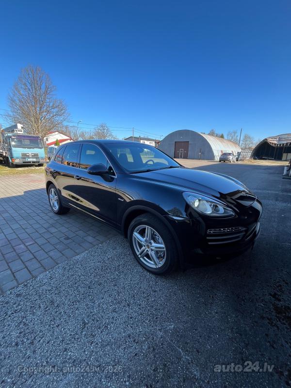Melns Porsche Cayenne 2014 Tallina, ar dzinēja tilpumu 2.97 L un nobraukumu 231 tūkst. km par 18900 €, foto 5 vietnē AUTOMOTO.COM.LV