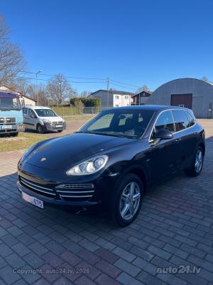 Black Porsche Cayenne 2014 in Tallinn, with an engine capacity of 2.97 L and mileage of 231 thousand km for 18900 €, photo 10 on AUTOMOTO.COM.LV